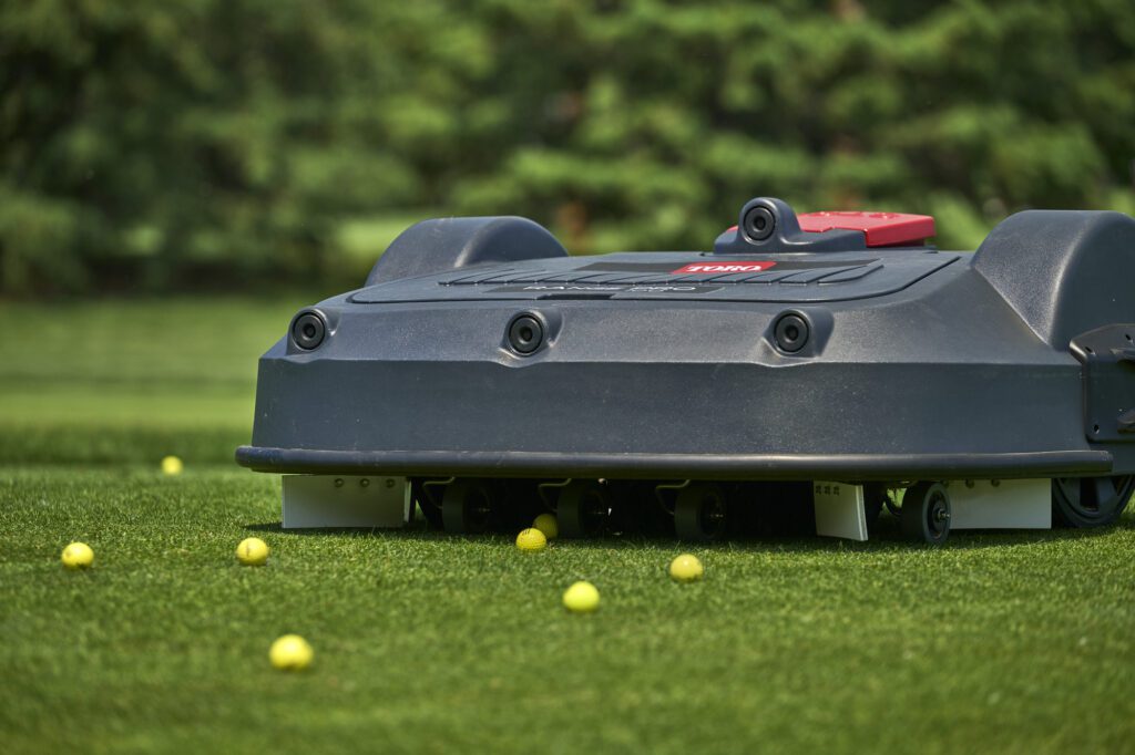 Toro Range Pro™ 100 | Autonomous Golf Ball Picker - Parkland - Lawn ...