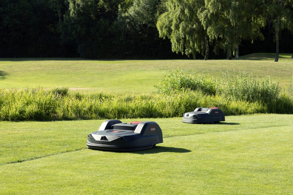 Toro Turf Pro™ 500 | 40" Autonomous Mower - Parkland - Lawn & Land ...