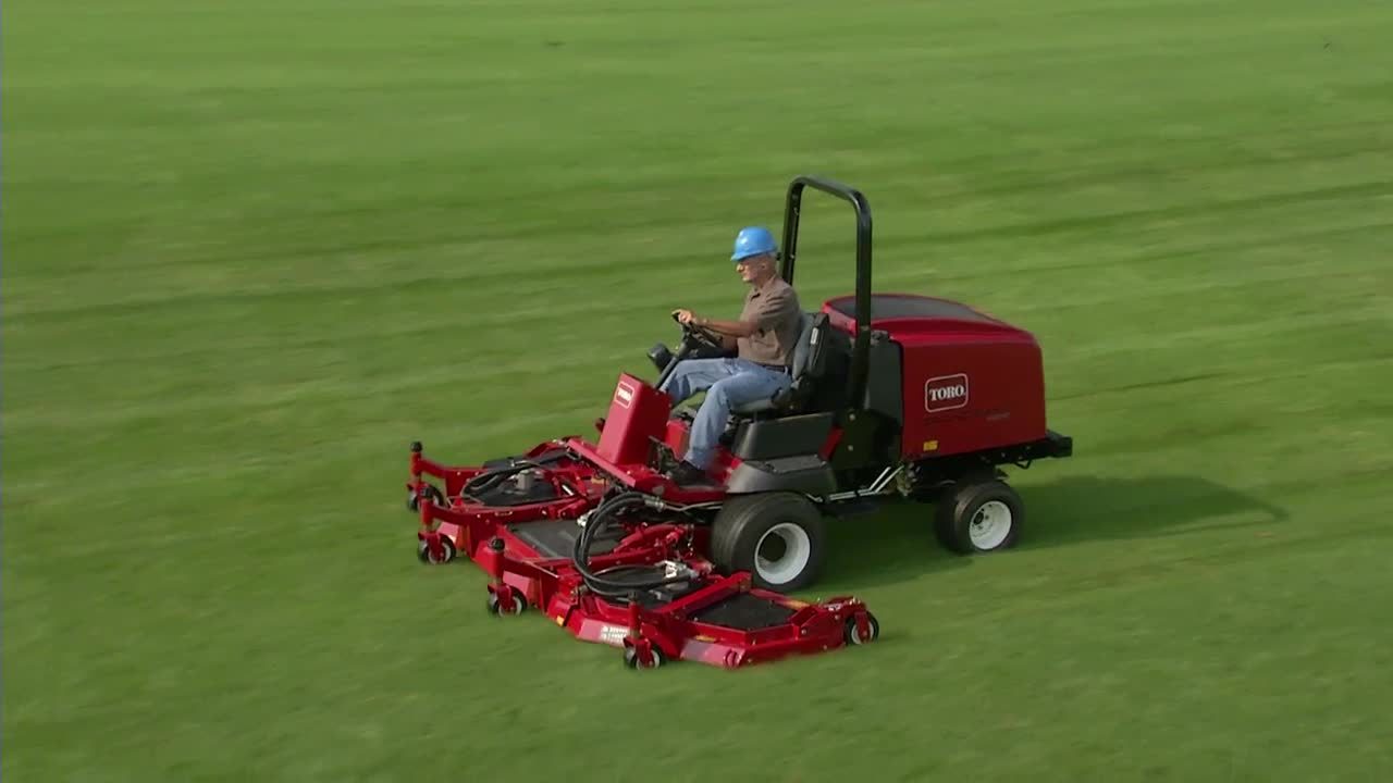 Toro® Groundsmaster® 4000-D – Productivity - Parkland - Lawn & Land ...